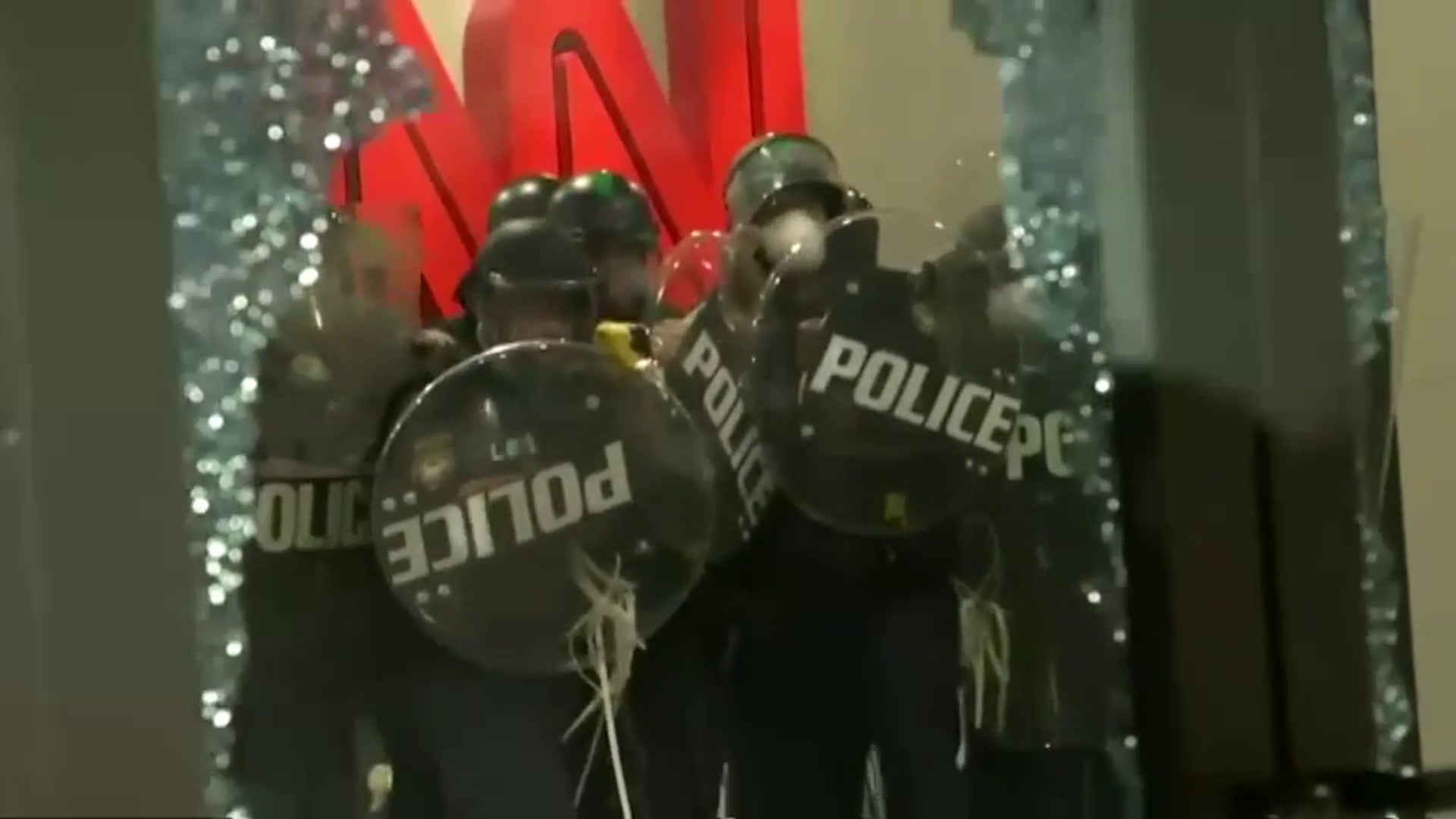 La muerte de George Floyd desata la ira en las calles de EE.UU. | La Verdad