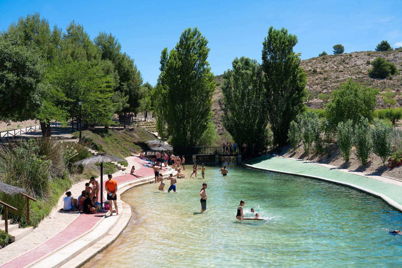 Fotos: Primeros baños del verano en la playa de Coy | La Verdad