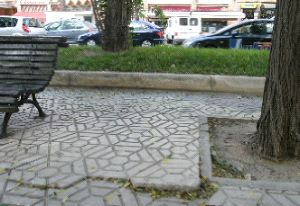 Acera levantada en la Alameda y casi arreglada | La Verdad